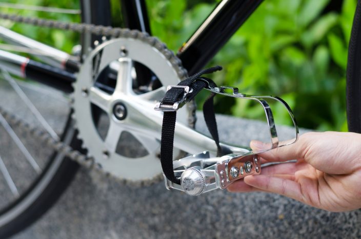 How to Install Double Toe Straps- Gear For Venture